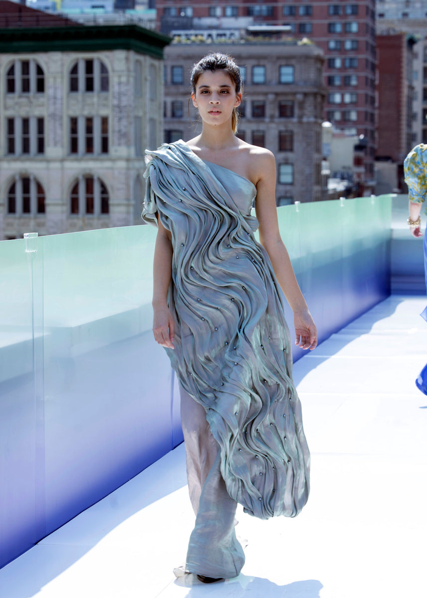 Dress „Aphrodite “ NYFW Runway – Maya Seyferth Sonneggstrasse 31 CH ...